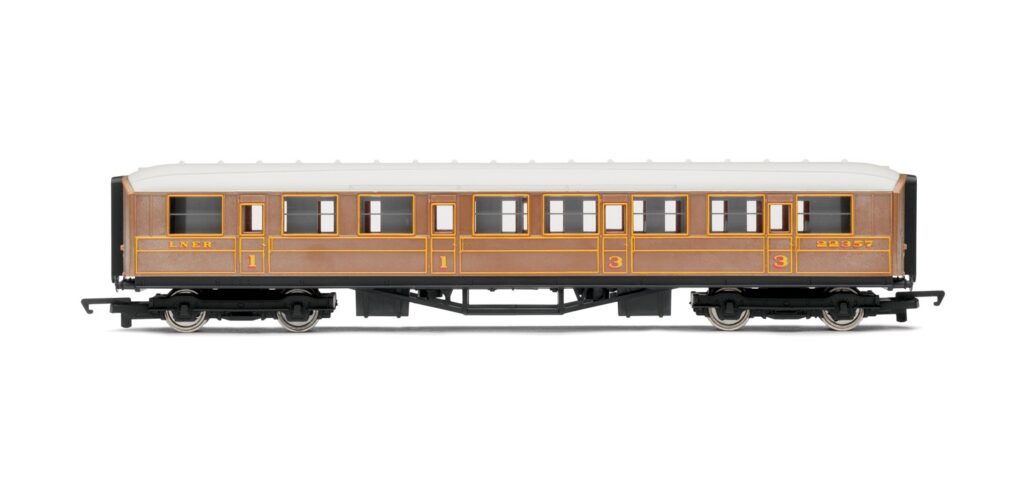 Hornby R4332 LNER Teak Composite Coach for Royal Scot Train Set. No ...