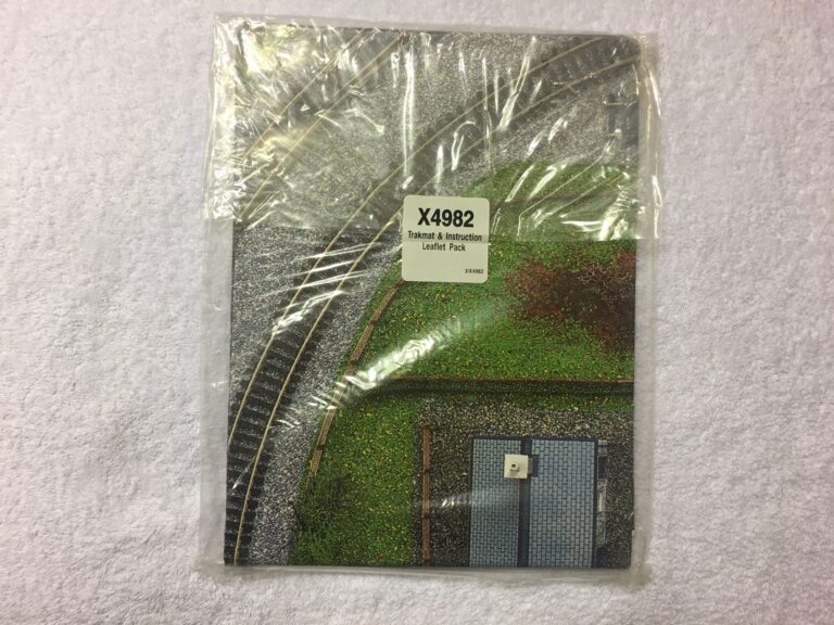 Hornby R1045 M&S The Royal Train LMS Princess Elizabeth - Inside Line ...